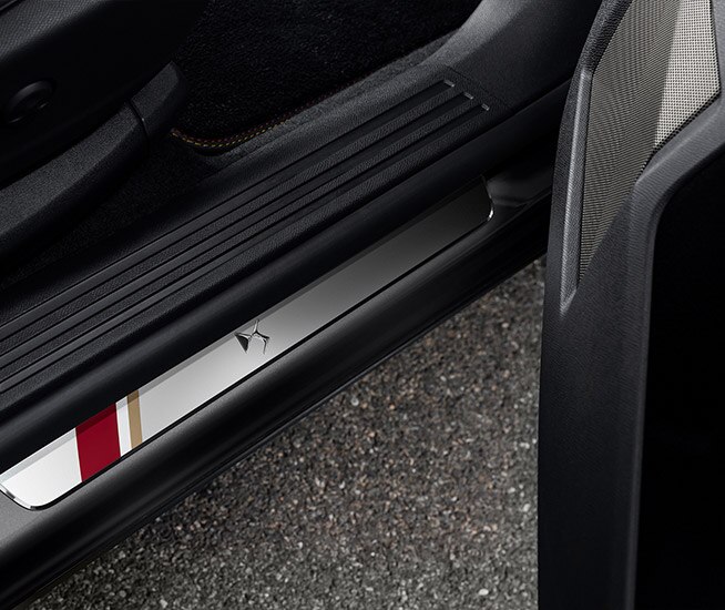 DS 3 PERFORMANCE LINE: kompaktni SUV na električni pogon